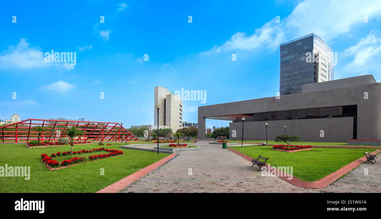 Mexico, Monterrey, Landmark Macroplaza Gran Plaza square in historic ...