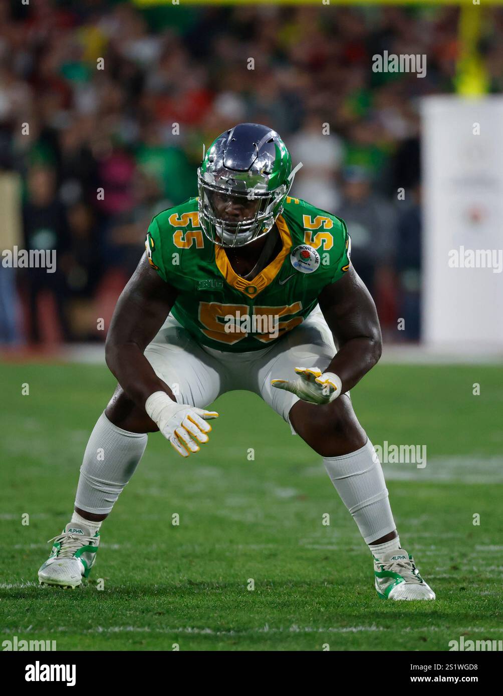 January 01, 2025 Oregon Ducks offensive lineman Marcus Harper II (55 ...