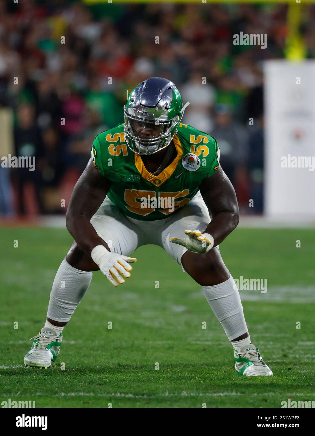 January 01, 2025 Oregon Ducks offensive lineman Marcus Harper II (55 ...