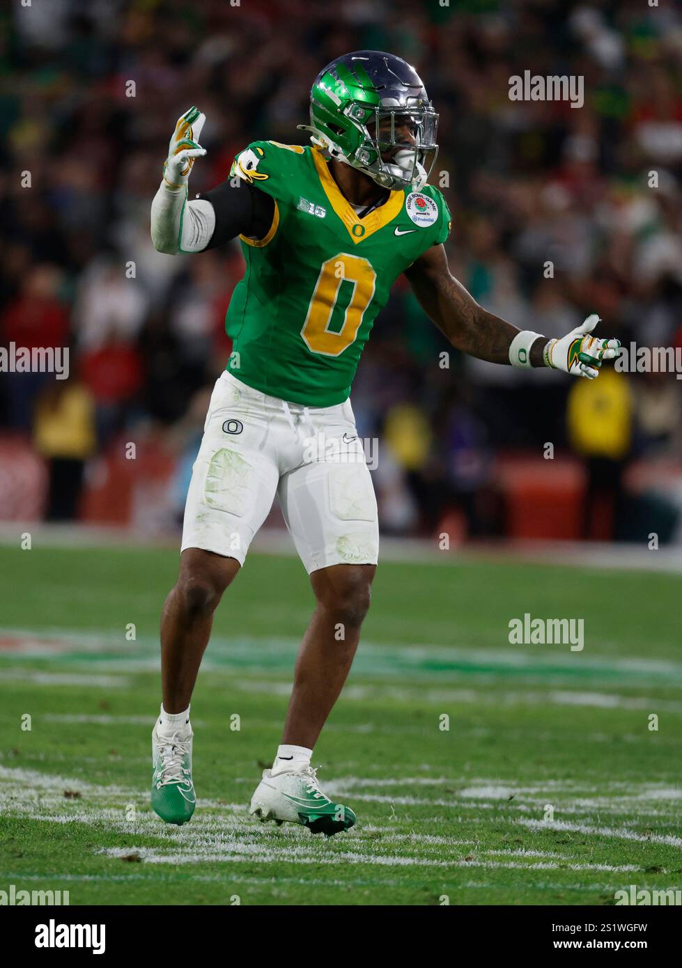 Pasadena, California, USA. 01st Jan, 2025. Oregon Ducks defensive back ...