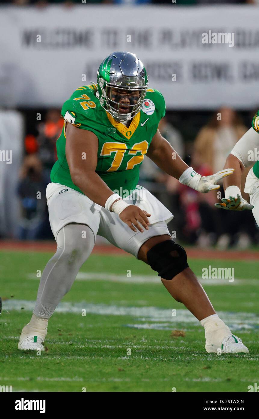 January 01, 2025 Oregon Ducks offensive lineman Iapani Laloulu (72) in ...
