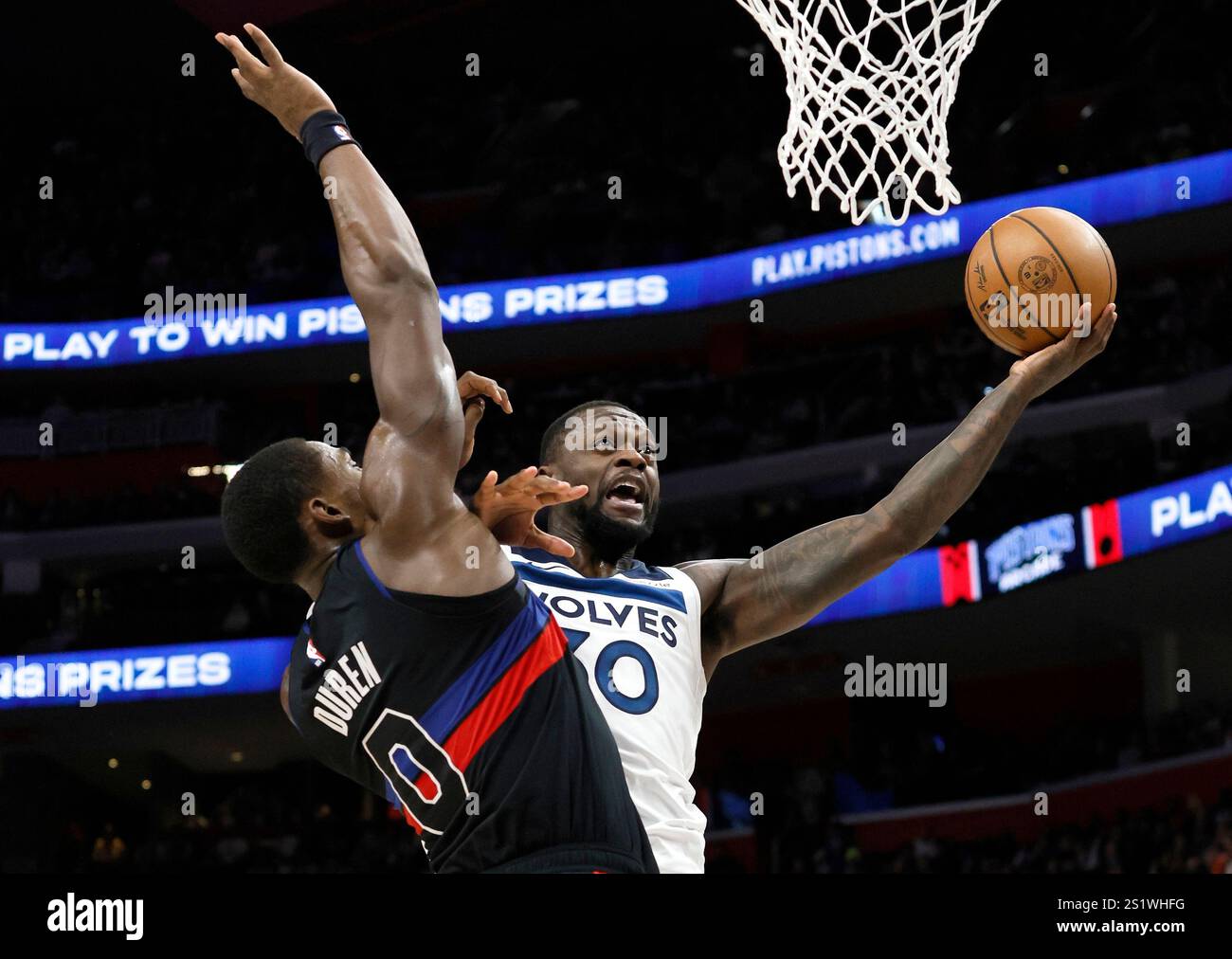 Minnesota Timberwolves forward Julius Randle (30) goes to the basket ...