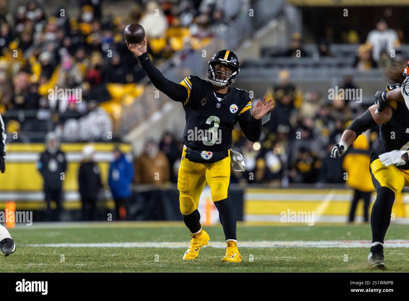 Pittsburgh Steelers quarterback Russell Wilson (3) throws a pass during ...