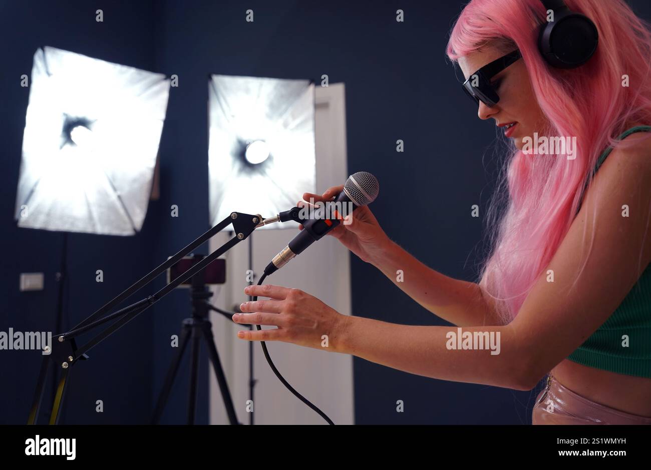 Beautiful young singer and musician broadcast from her home studio ...