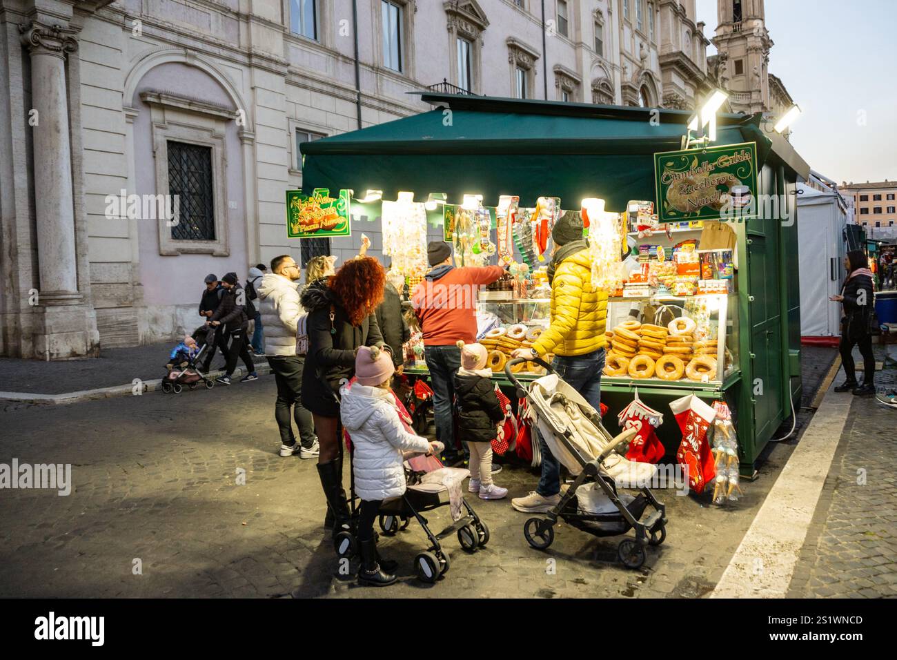Rome, Italy. Christmas market in Piazza Navona Stock Photo - Alamy