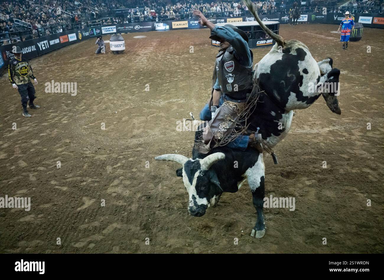 New York, New York, USA. 4th Jan, 2025. Bull Rider LUCAS DIVINO of Nova ...
