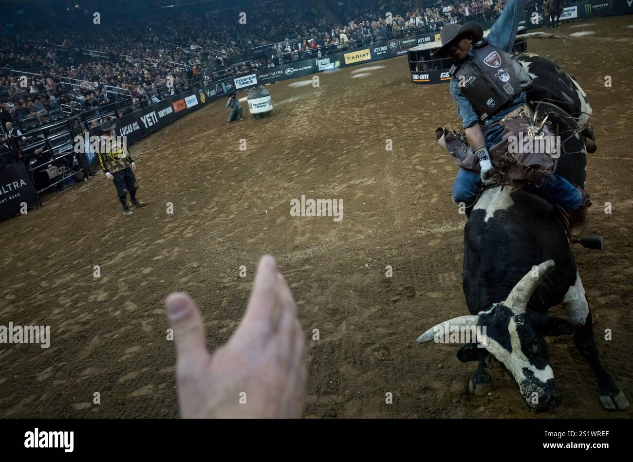 New York, New York, USA. 4th Jan, 2025. Bull Rider LUCAS DIVINO of Nova ...