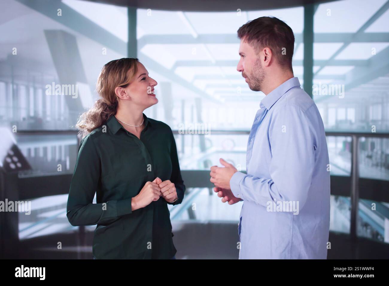 Elevator Pitch Or Career Conversation Or Speech In Lift Stock Photo - Alamy