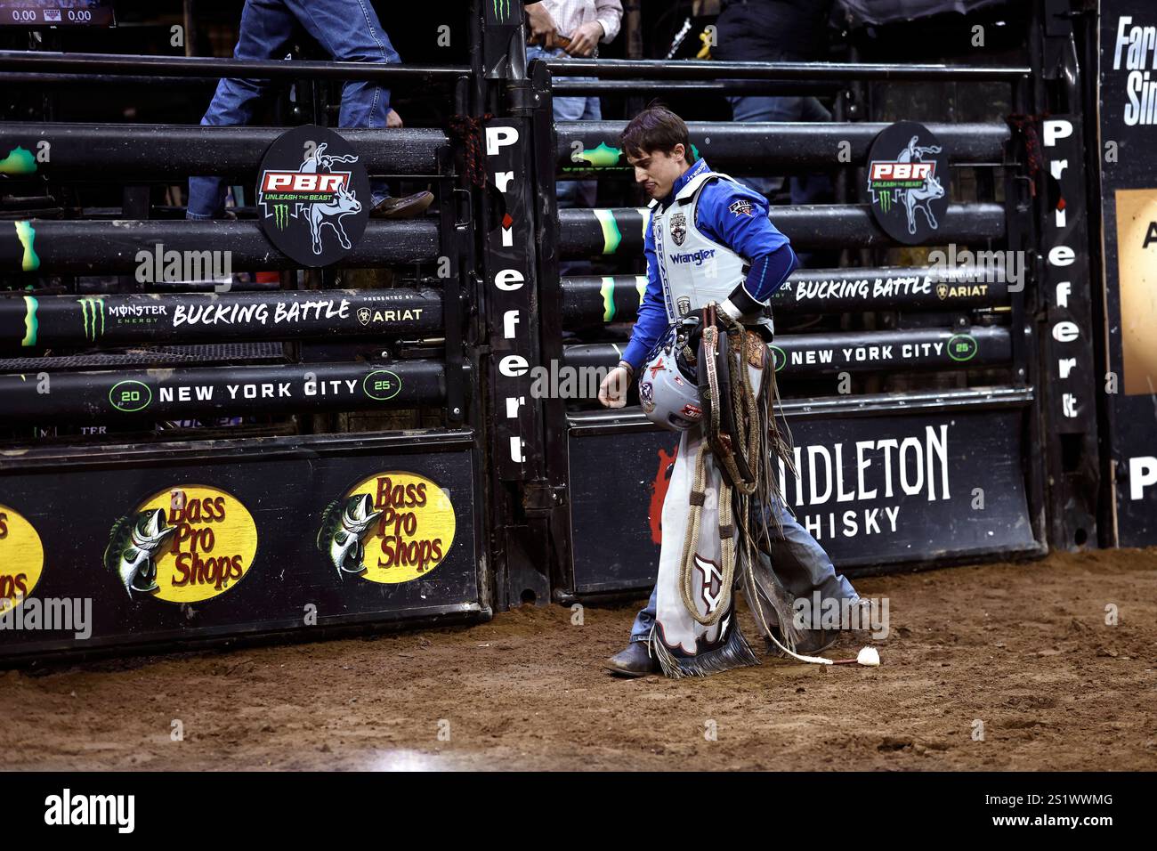 New York, USA. 04th Jan, 2025. Mauricio Gulla Moreira walks off during ...