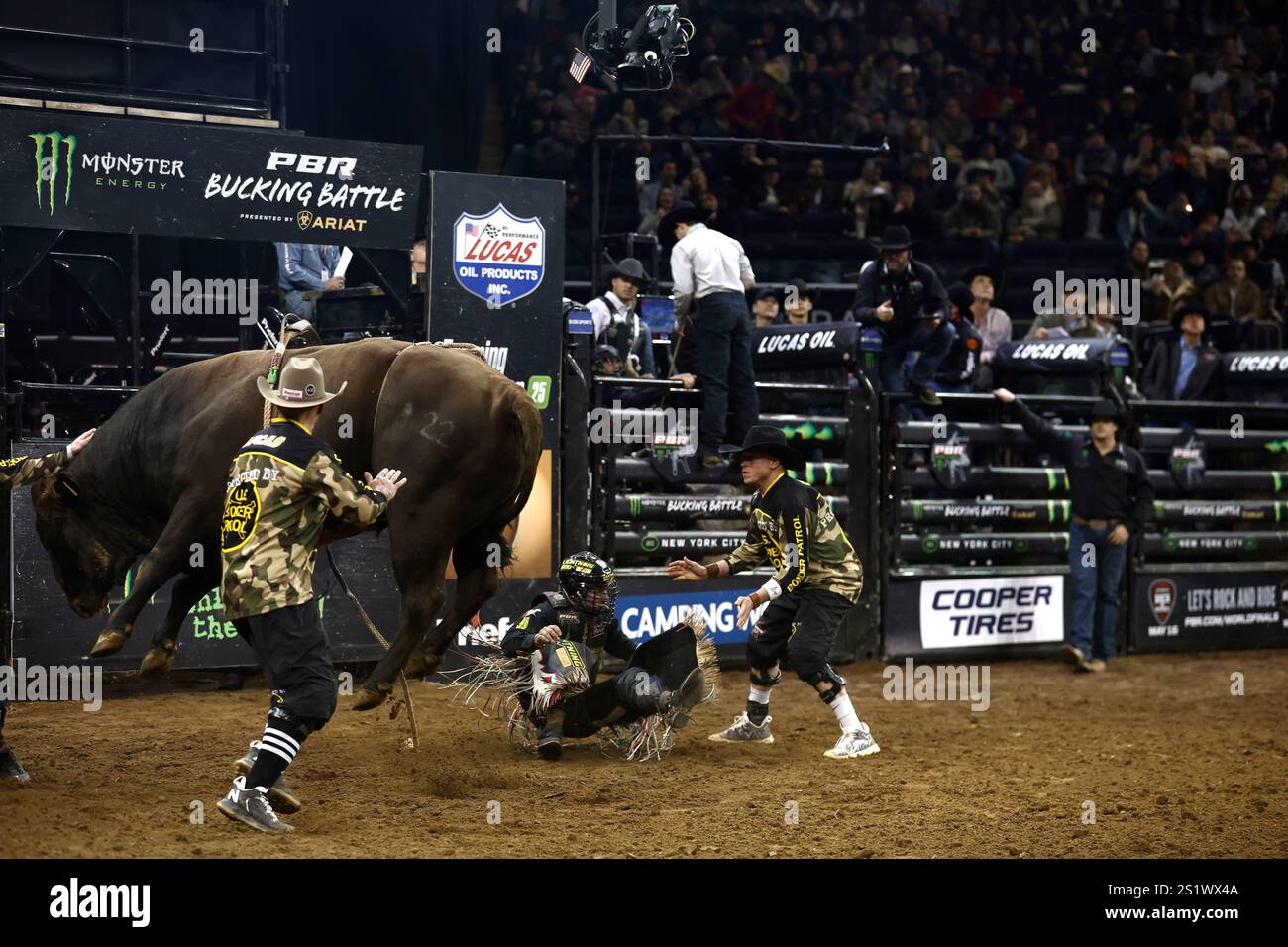 New York, USA. 04th Jan, 2025. Koltin Havelow rides during PBR's Unleash The Beast buck off ...