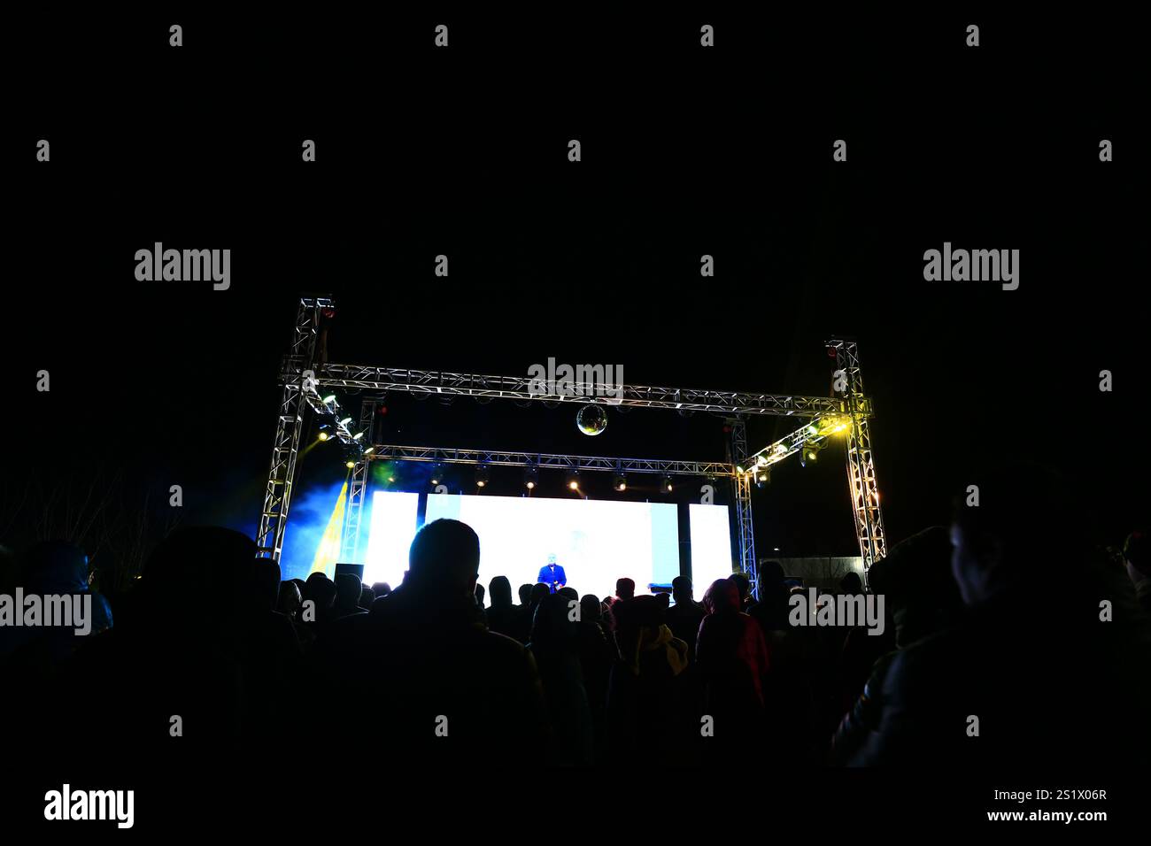 Stage lighting effect in the dark, fuzzy figure Stock Photo - Alamy