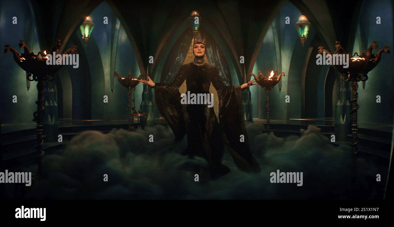 Snow White Gal Gadot Stock Photo - Alamy