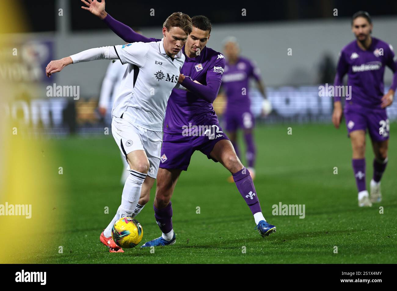Scott McTominay (Napoli)Matas Moreno (Fiorentina) during the Italian ...