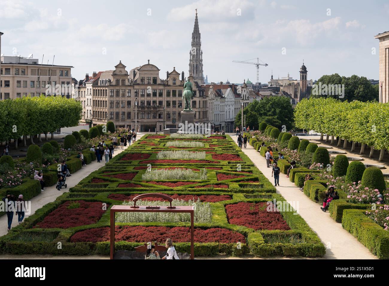 Mont des Arts / Kunstberg and Brabantine Gothic Hotel de Ville (Town ...