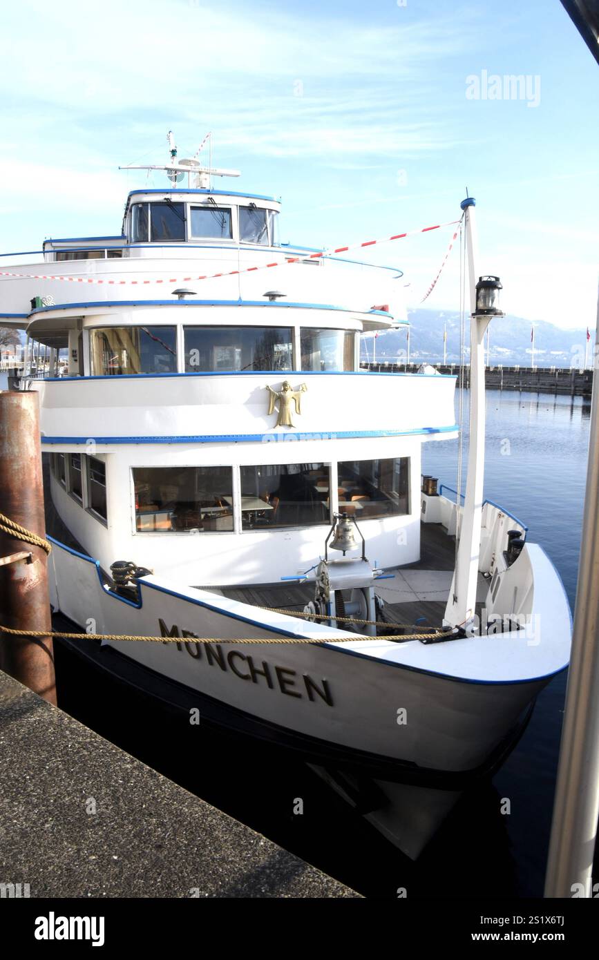 Bodensee Schiff Muenchen Lindau Bodensee 04.01.2024 Hafen Lindau ...