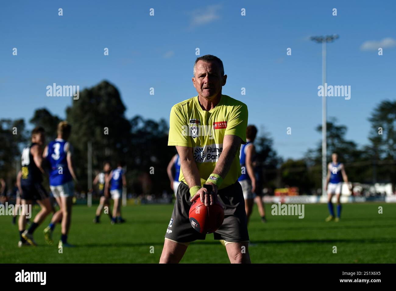 Australian football umpire rules hi-res stock photography and images ...