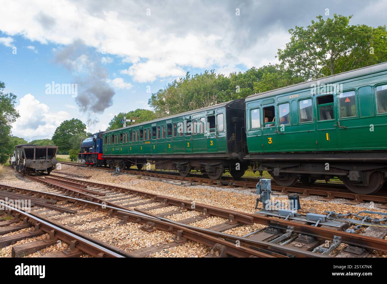 Hunslet ‘Austerity’ WD192 ‘Waggoner’ steam locomotive hauling a train ...