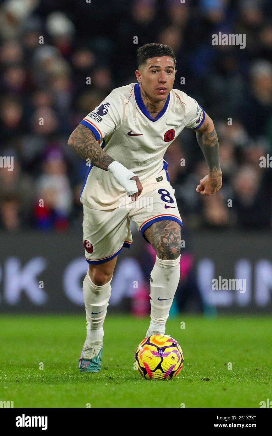 London, UK. 04th Jan, 2025. Chelsea midfielder Enzo Fernández (8 ...