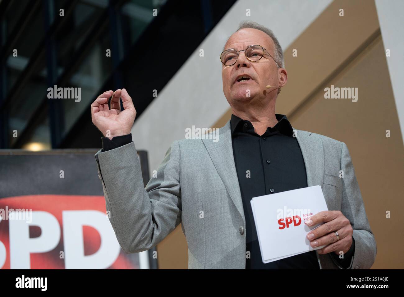 Generalsekretär Matthias Miersch stellt die Kampagne zur Bundestagswahl ...