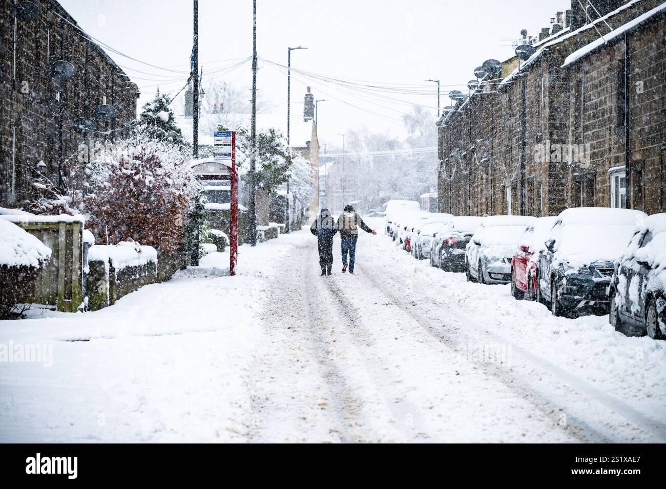 Burley in Wharfedale, Ilkley, West Yorkshire, UK. 5th Jan, 2025. UK weather - Heavy snow has ...
