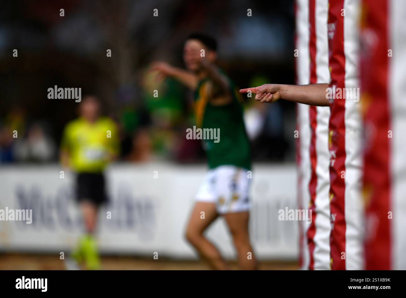 Umpire points for goal hi-res stock photography and images - Alamy