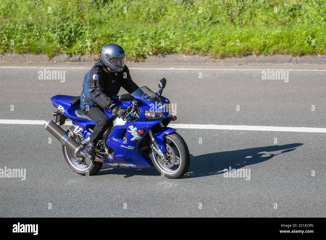 Yamaha R1 Deltabox II chassis, 1,000cc in-line 4-cylinder engine ...