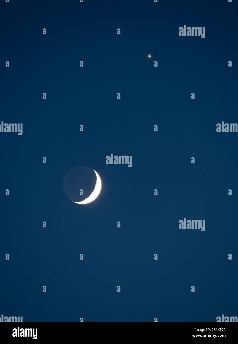 The moon and planet Venus on 3rd January 2025 Stock Photo - Alamy