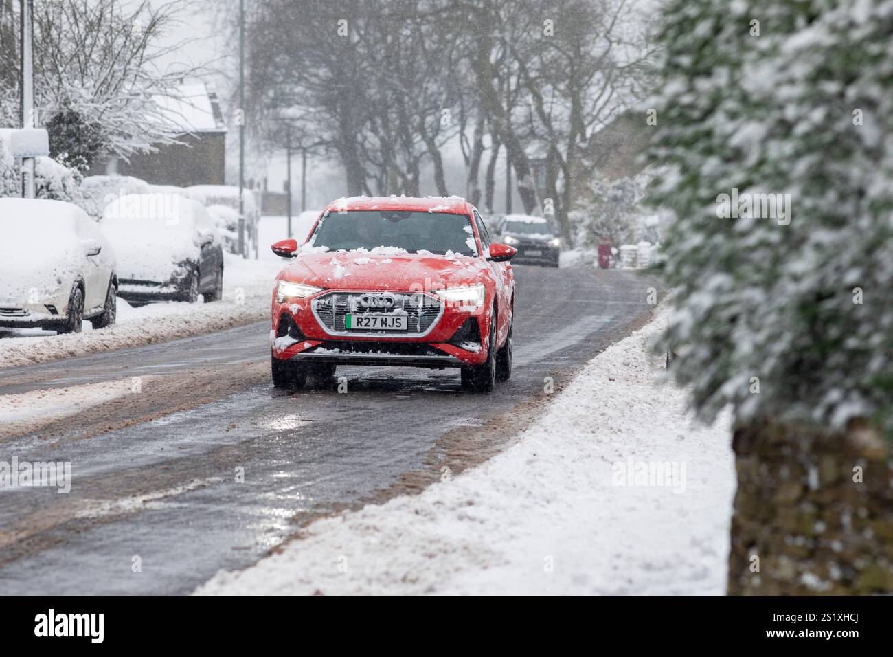West Yorkshire, UK. 5th Jan, 2025. UK Weather. Heavy overnight snow in ...
