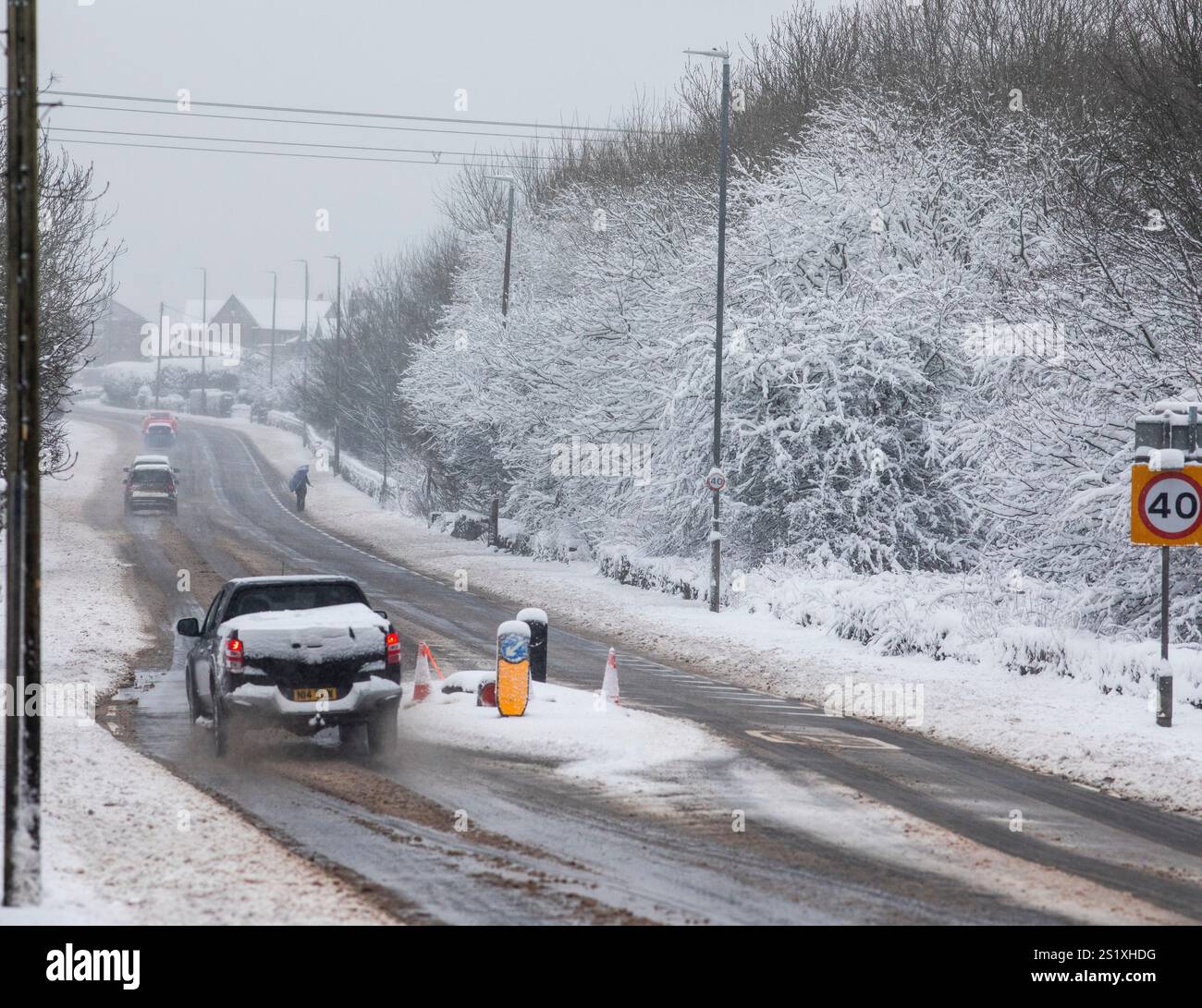 West Yorkshire, UK. 5th Jan, 2025. UK Weather. Heavy overnight snow in ...