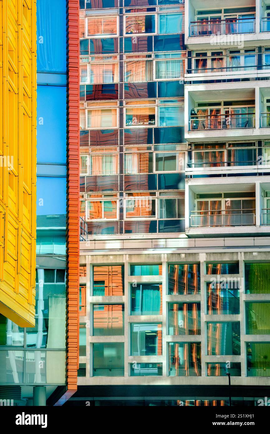 Centre point residences hi-res stock photography and images - Alamy