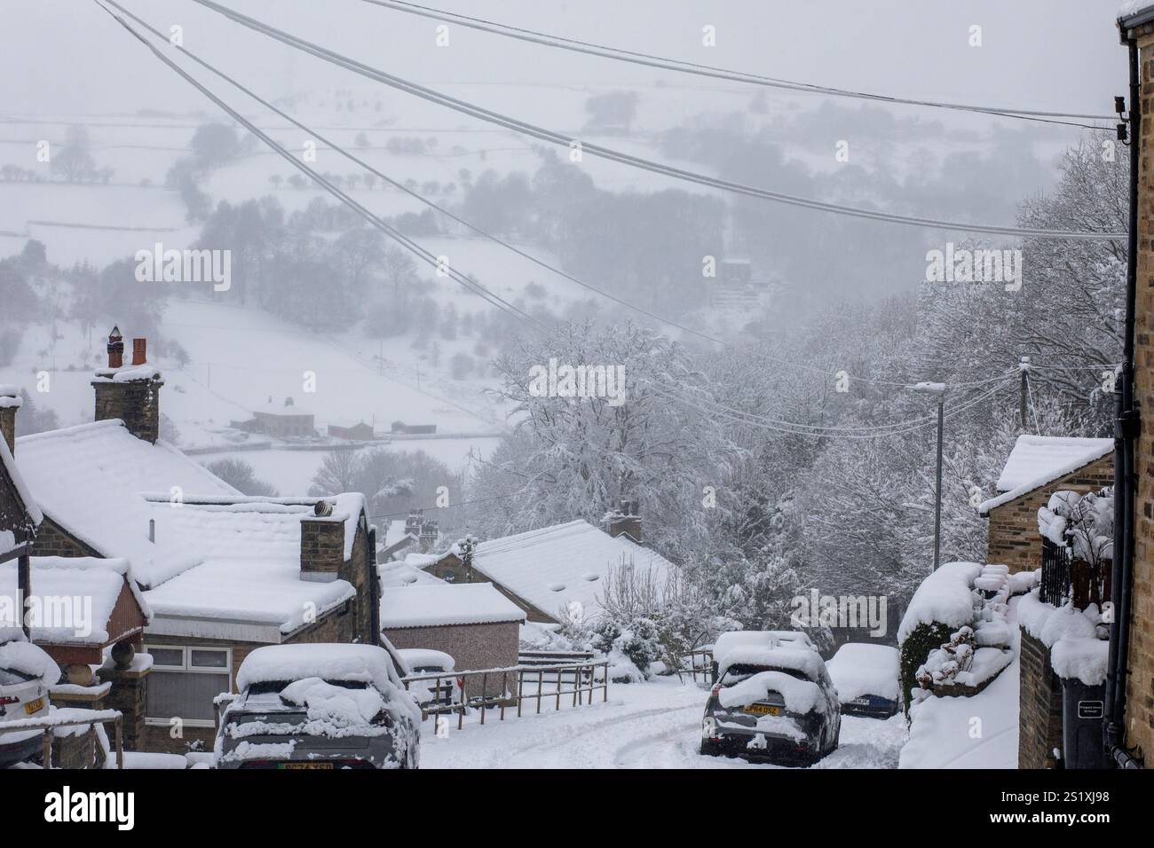 West Yorkshire, UK. 5th Jan, 2025. UK Weather. Heavy overnight snow in ...