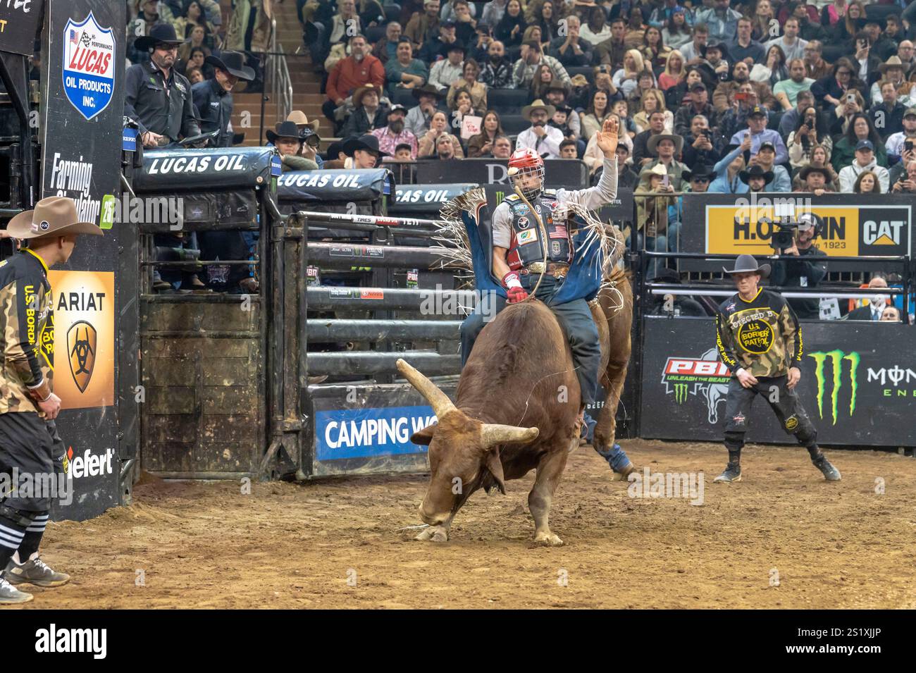 Elizmar Jeremias rides The Judge during the second round of the ...