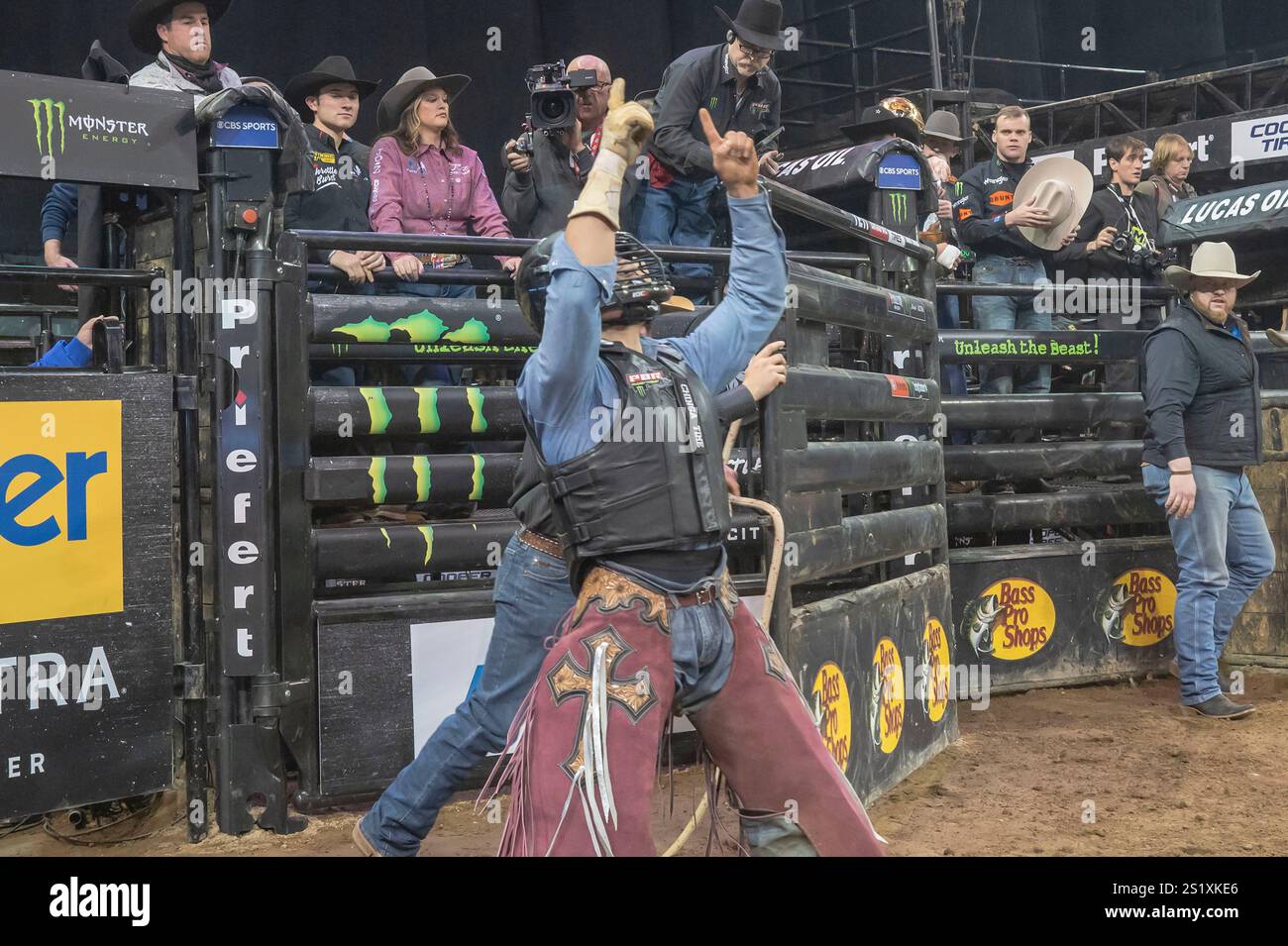 Andrew Alvidrez rides Ready Teddy during the second round of the ...