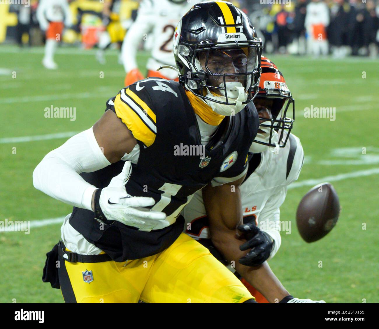 Pittsburgh Steelers wide receiver George Pickens (14) misses a catch on ...