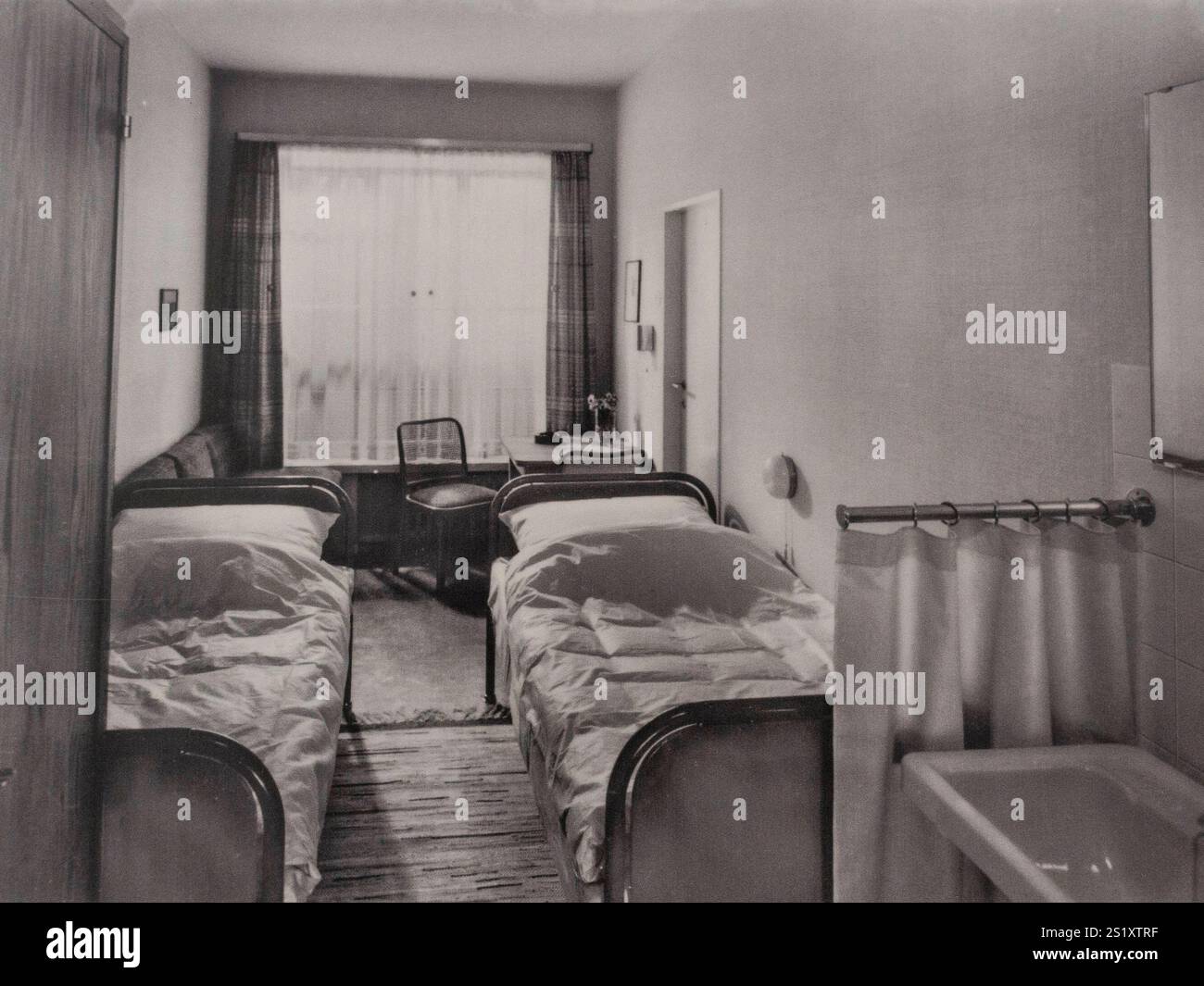 Historisches Foto der geplanten Innenausstattung eines Urlauberzimmers ...