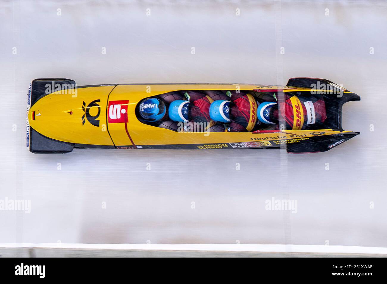 05 January 2025, North Rhine-Westphalia, Winterberg: Bobsleigh: World ...