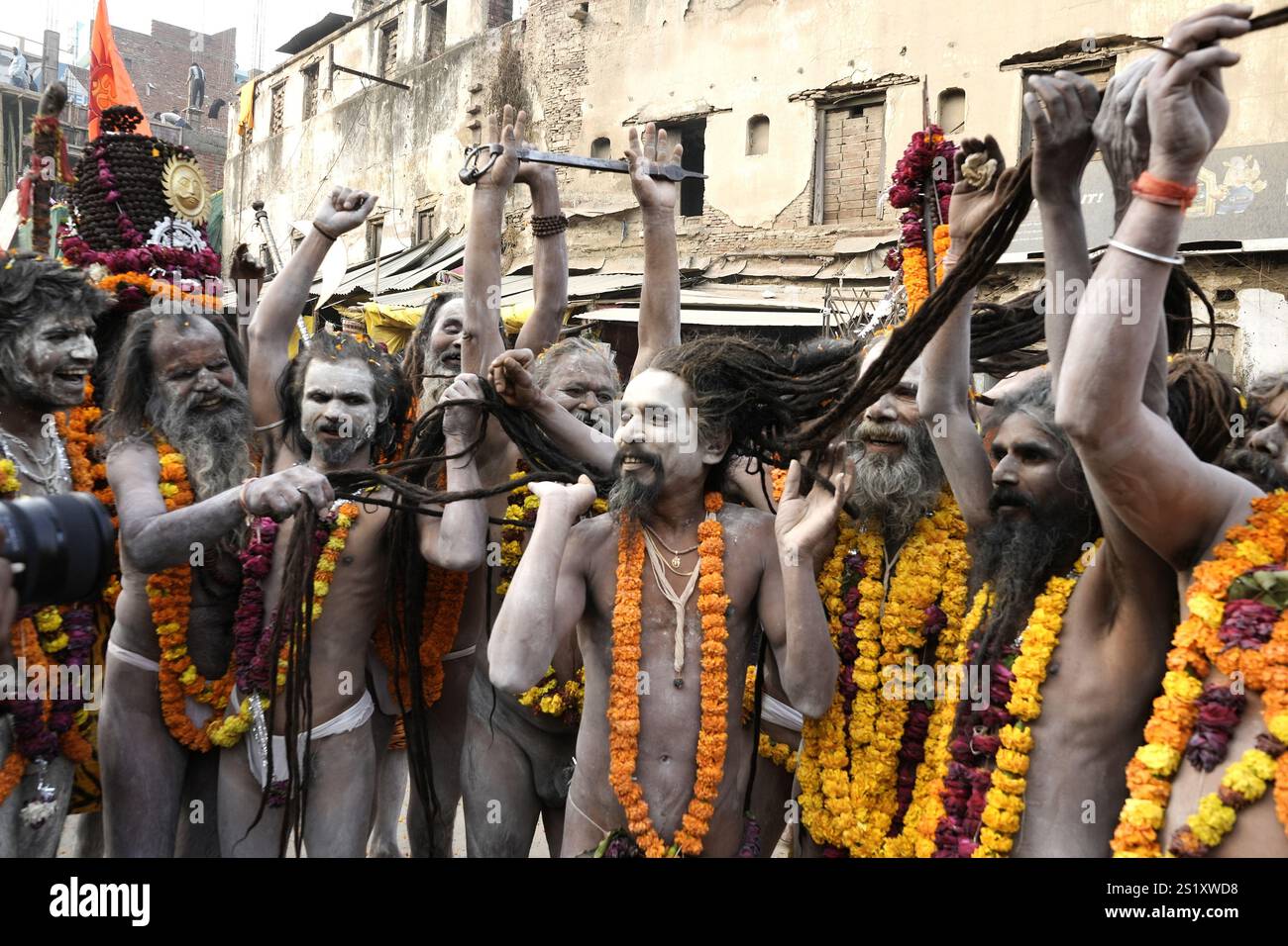 Prayagraj, India. 04th Jan, 2025. Indian Hindu Naga Sadhus (Holy Men ...