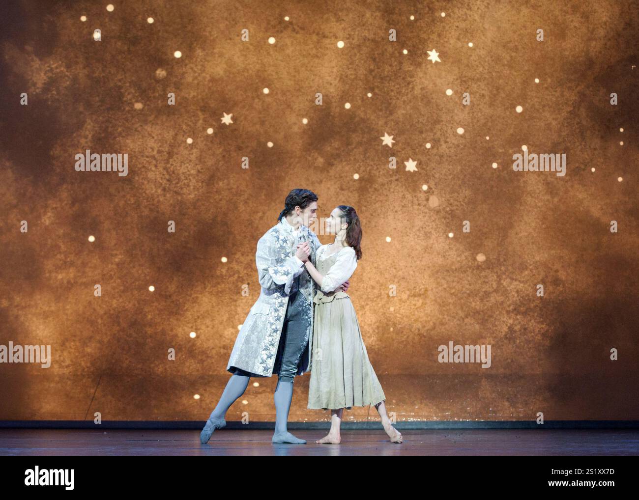Birmingham Royal Ballet Cinderella Stock Photo - Alamy