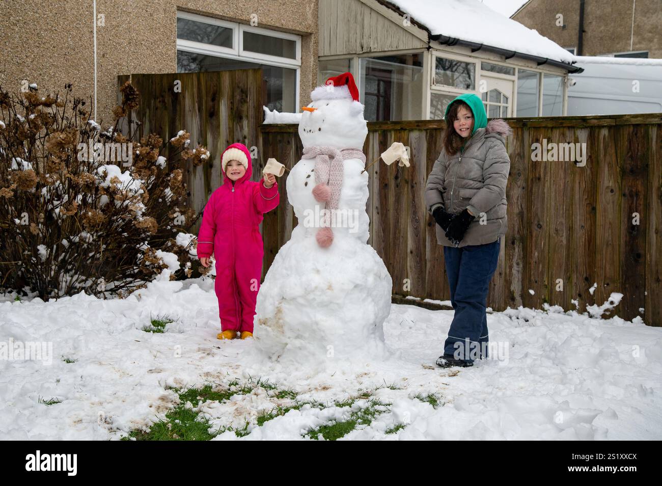 Chipping, Preston, Lancashire, UK. 5th Jan, 2025. Elise and Alissa ...