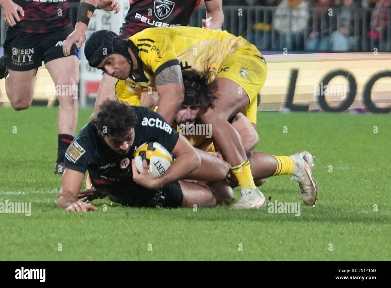 La Rochelle, France. 04th Jan, 2025. 12 Jules Favre, 13 Ulupano Seuteni ...