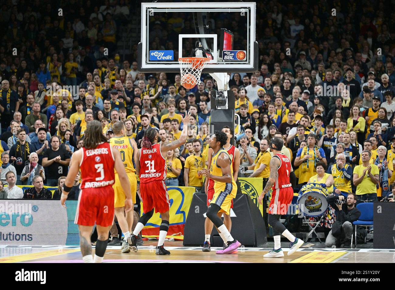 Punkt für Alba, Korbwurf, GER, ALBA Berlin vs. FC Bayern Muenchen ...