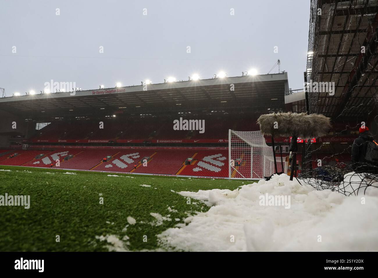 Liverpool, UK. 05th Jan, 2025. Snow is heaped up on the side of the ...