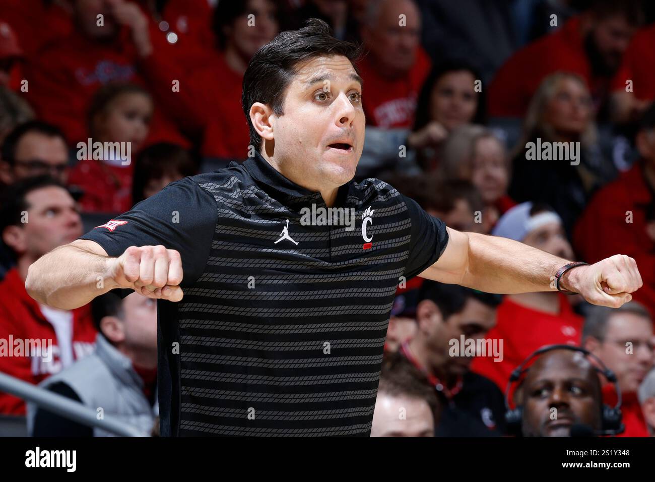 CINCINNATI, OH - JANUARY 04: Cincinnati Bearcats head coach Wes Miller ...