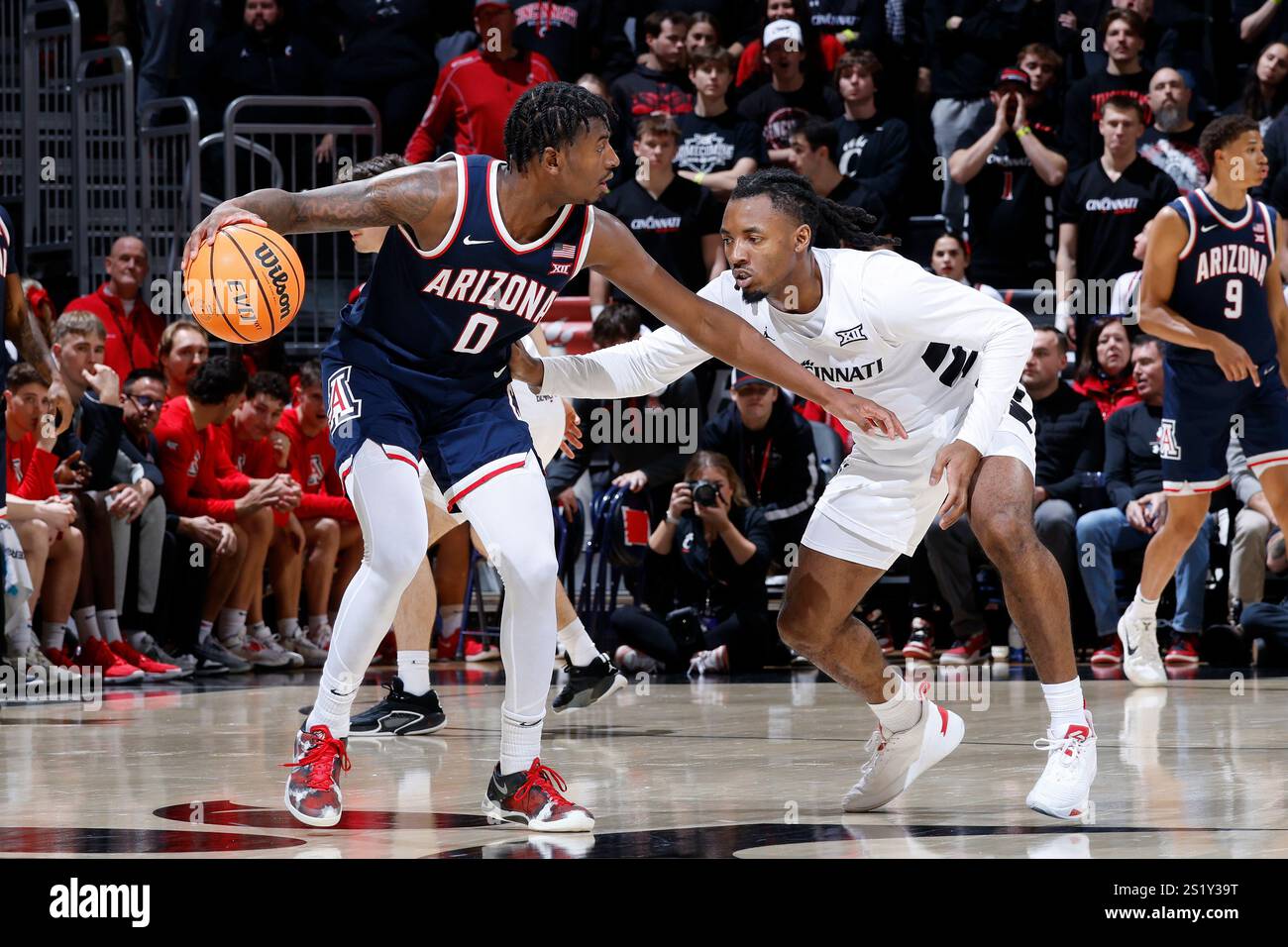 CINCINNATI, OH - JANUARY 04: Arizona Wildcats guard Jaden Bradley (0 ...