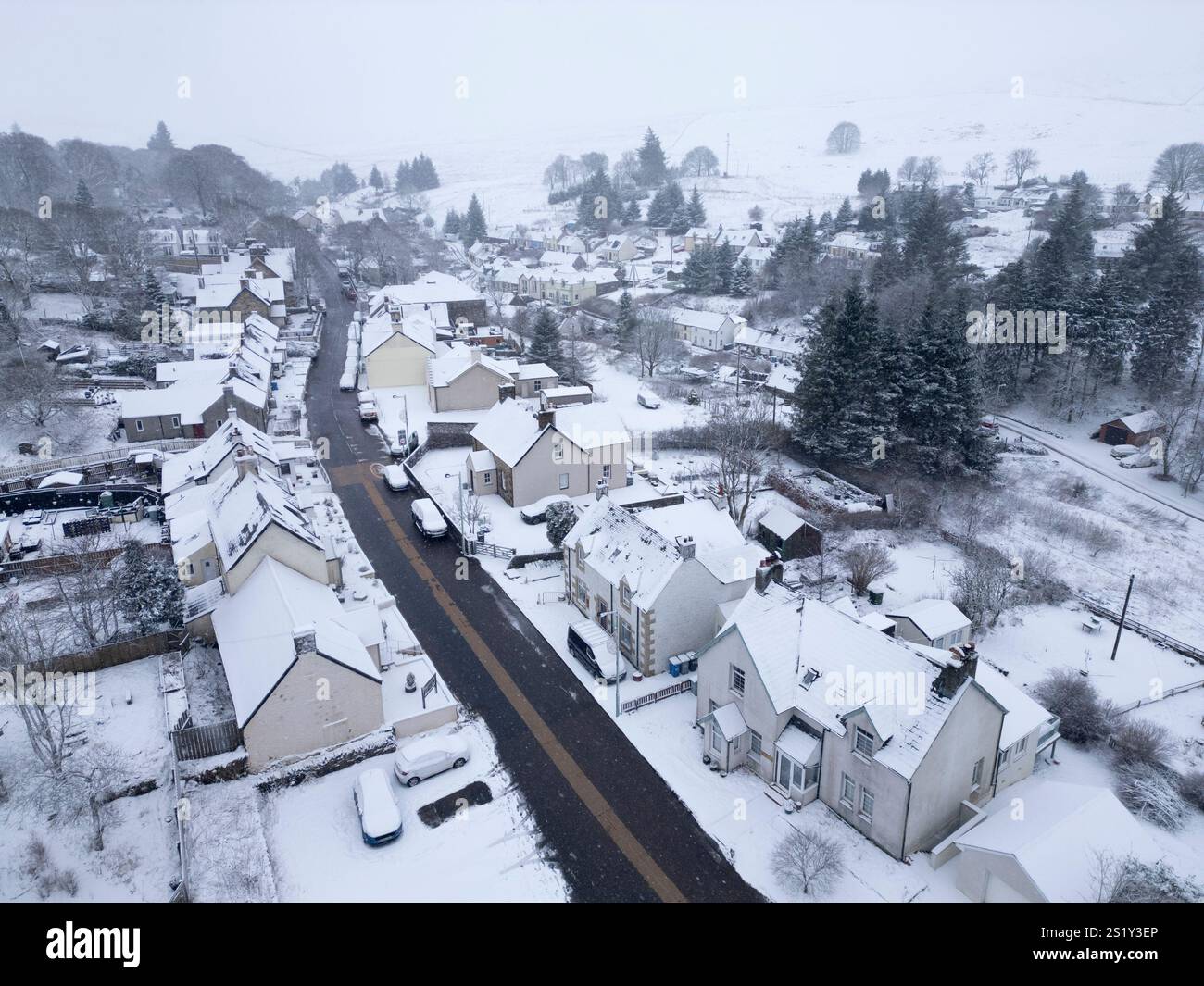 Leadhills, Scotland, UK. 5th January, 2025. Snow falls over much of the ...