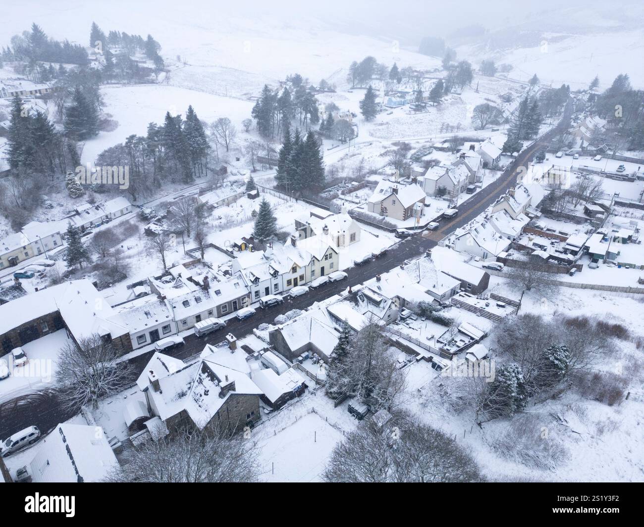 Leadhills, Scotland, UK. 5th January, 2025. Snow falls over much of the ...