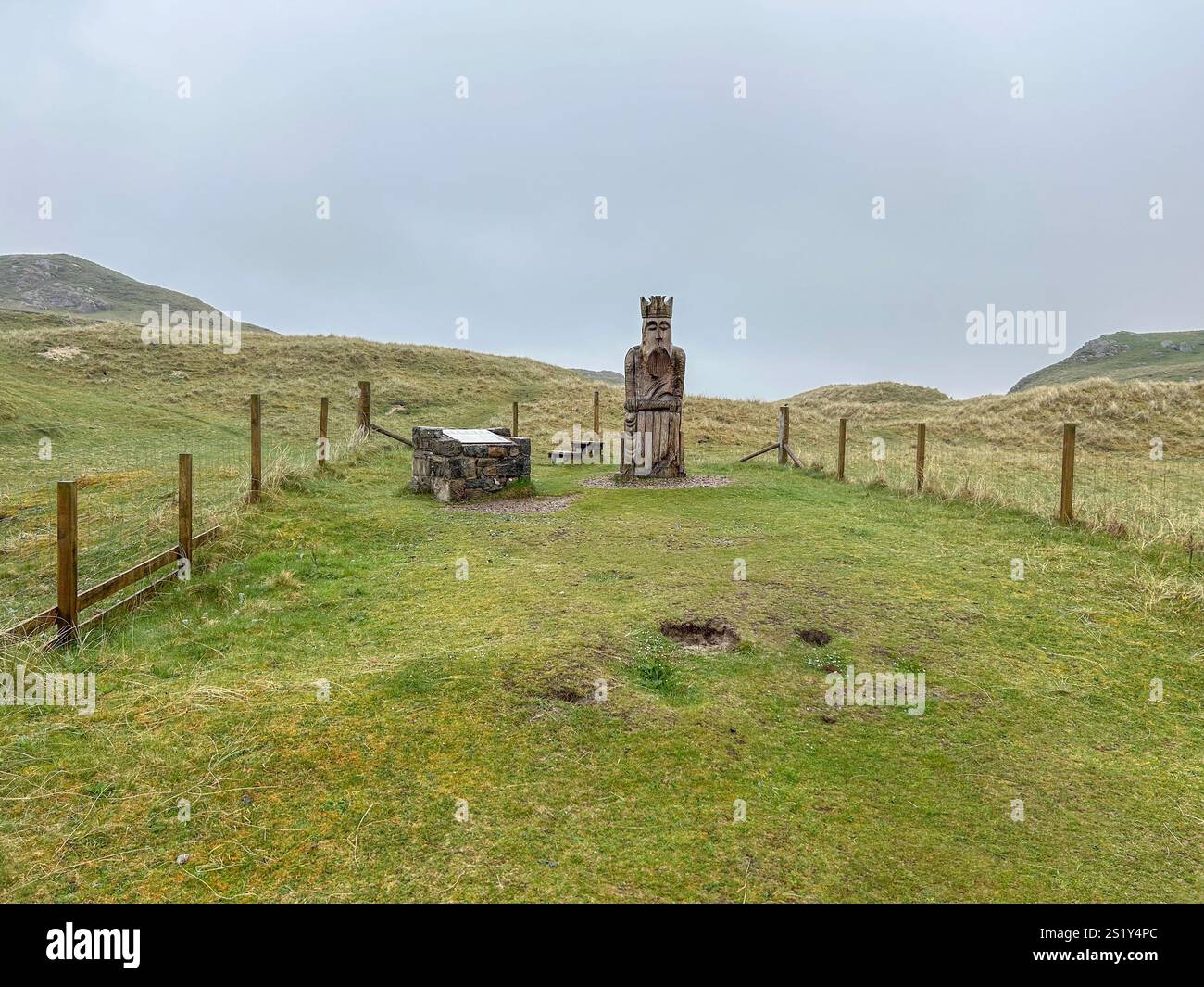 Uig Chessmen sculpture commermorating the Lewis Chessmen discovery ...