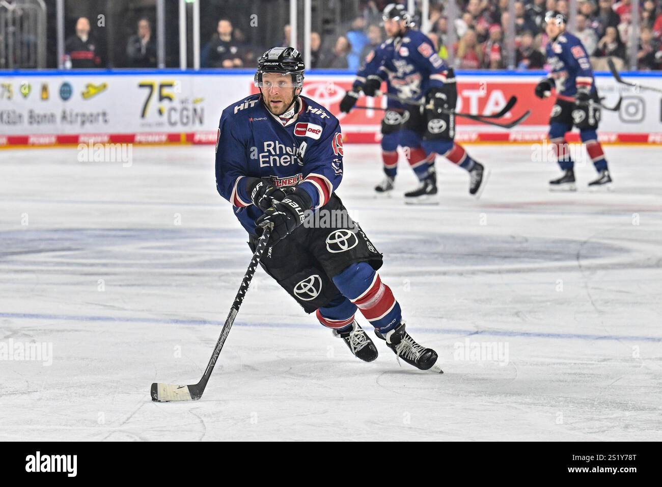 am Puck Frederik STRORM (Koelner Haie #19) / Freisteller / Einzelfoto ...