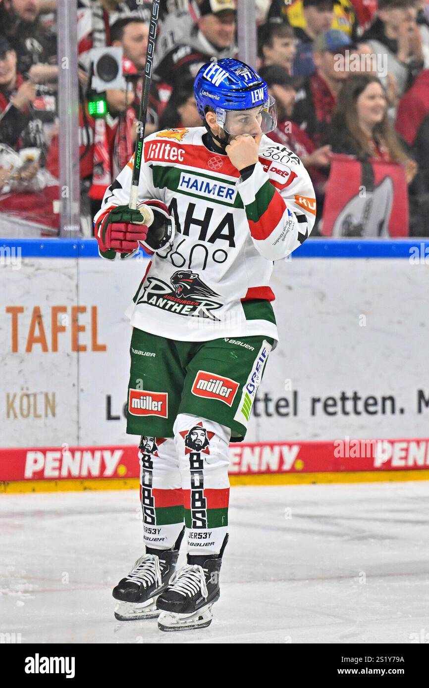 im Bild Luca TOSTO (Augsburger Panther #77)/Freisteller/Einzelfoto/DEL ...