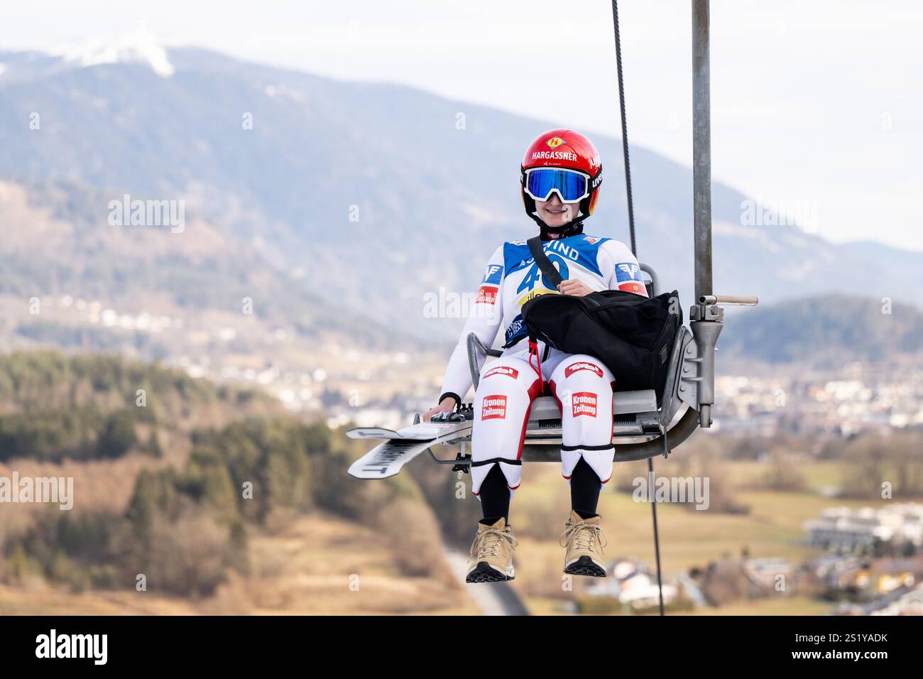 Julia Muehlbacher (Oesterreich) im Sessellift, AUT, FIS Viessmann ...